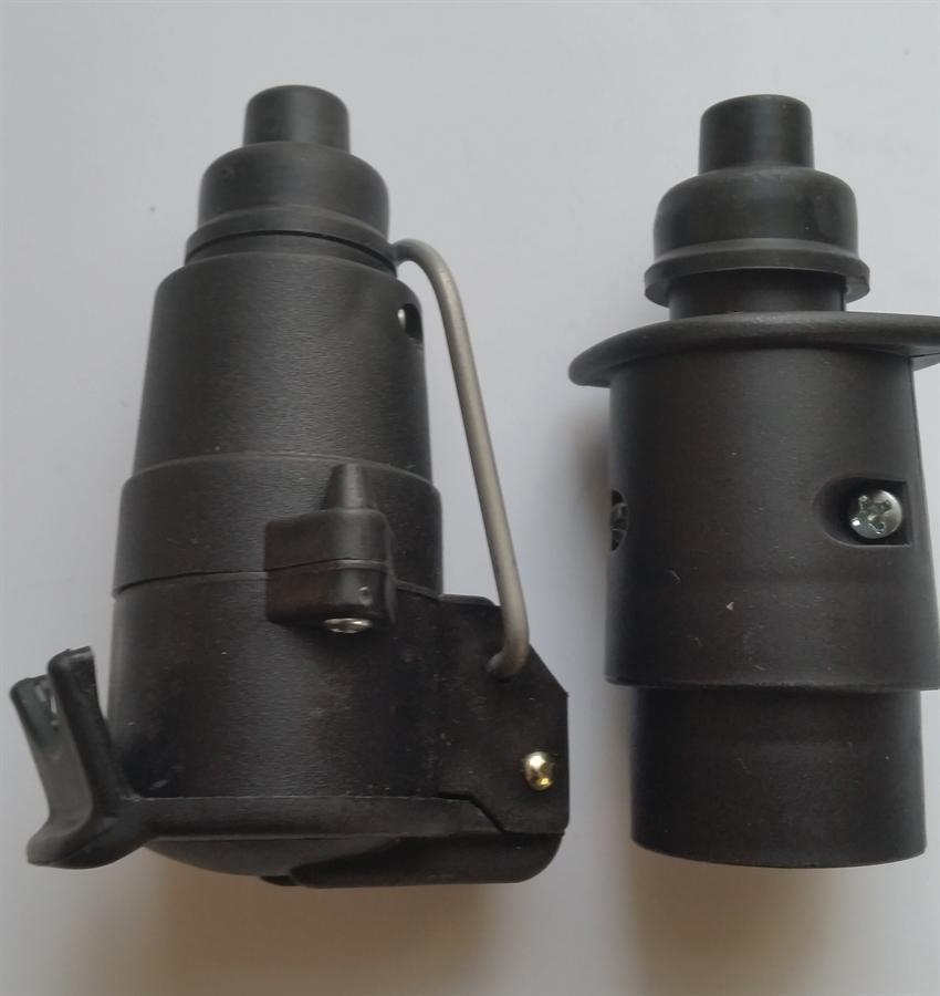 7 pin plug and socket - Kilnwick Sprayers Ltd
